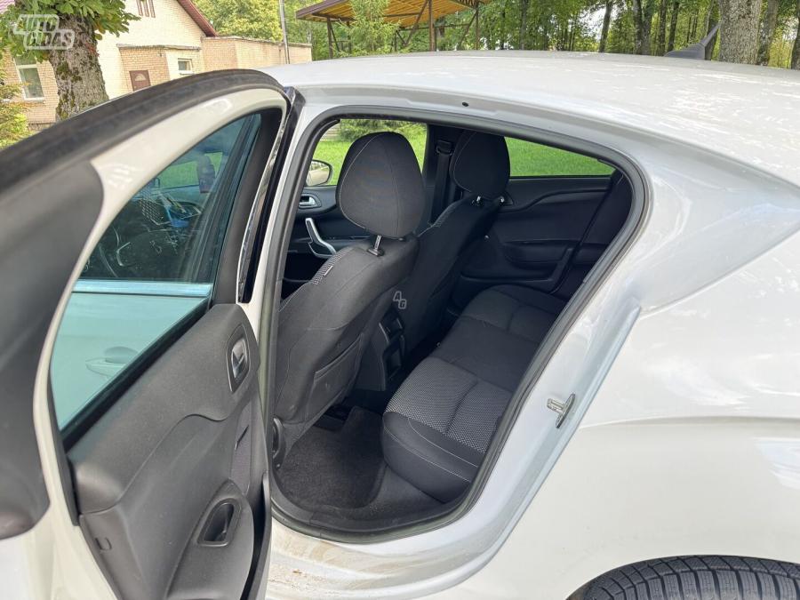 Balts Citroen DS4 2013 Tauragė, ar dzinēja tilpumu 1.60 L un nobraukumu 201 tūkst. km par 4200 €, foto 19 vietnē AUTOMOTO.COM.LV