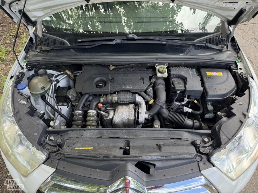 Balts Citroen DS4 2013 Tauragė, ar dzinēja tilpumu 1.60 L un nobraukumu 201 tūkst. km par 4200 €, foto 23 vietnē AUTOMOTO.COM.LV