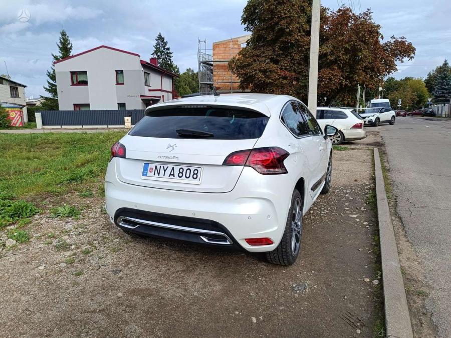 Balts Citroen DS4 2014 Kauņa, ar dzinēja tilpumu 1.60 L un nobraukumu 89 tūkst. km par 6999 €, foto 6 vietnē AUTOMOTO.COM.LV