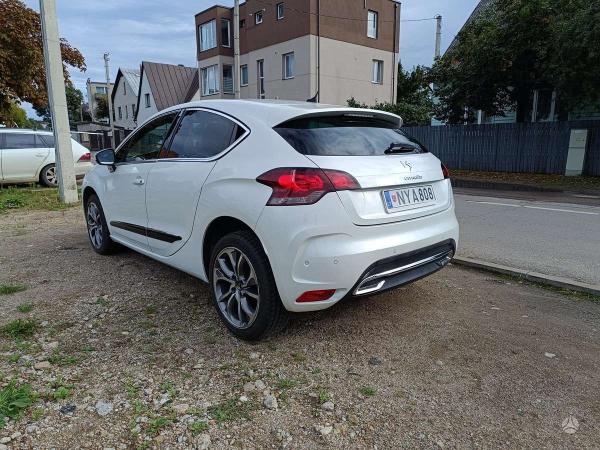 Balts Citroen DS4 2014 Kauņa, ar dzinēja tilpumu 1.60 L un nobraukumu 89 tūkst. km par 6999 €, foto 7 vietnē AUTOMOTO.COM.LV