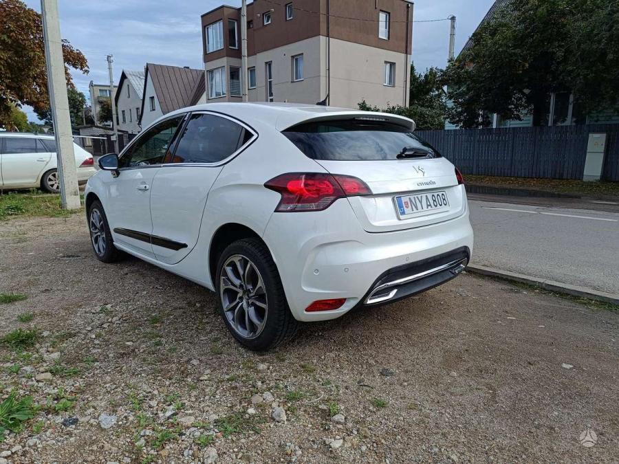 Balts Citroen DS4 2014 Kauņa, ar dzinēja tilpumu 1.60 L un nobraukumu 89 tūkst. km par 6999 €, foto 7 vietnē AUTOMOTO.COM.LV