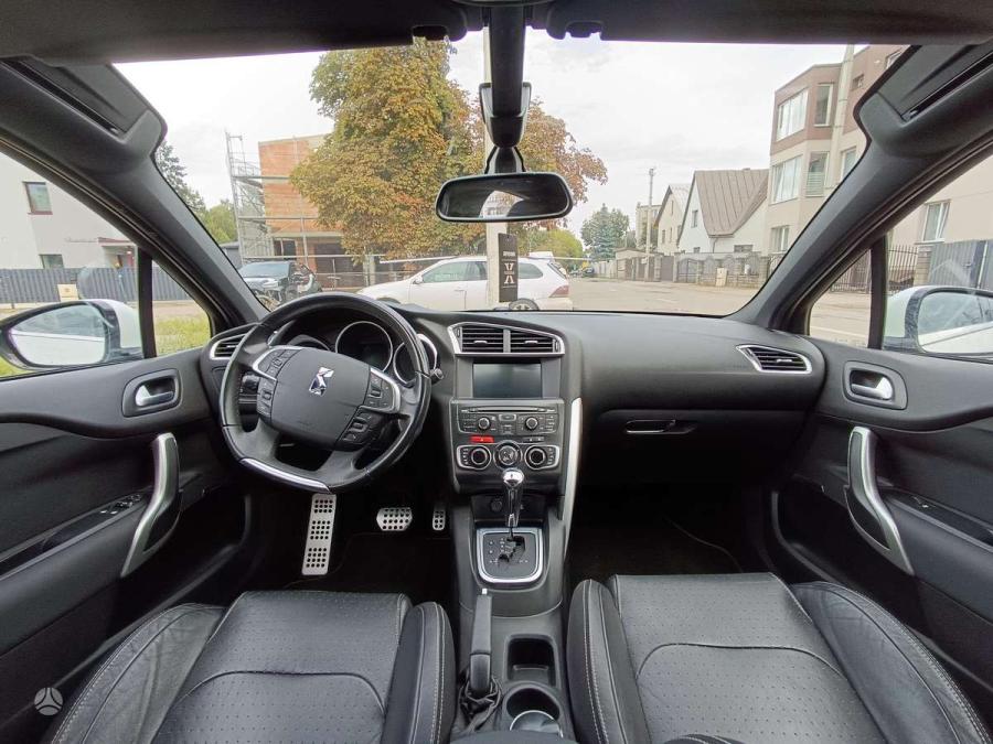 Balts Citroen DS4 2014 Kauņa, ar dzinēja tilpumu 1.60 L un nobraukumu 89 tūkst. km par 6999 €, foto 11 vietnē AUTOMOTO.COM.LV