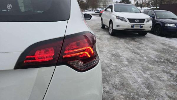 White Citroen DS4 2015 in Kaunas, with an engine capacity of 2.00 L and mileage of 176 thousand km for 6200 €, photo 8 on AUTOMOTO.COM.LV