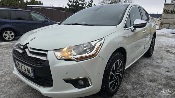 Balts Citroen DS4 2015 Kauņa, ar dzinēja tilpumu 2.00 L un nobraukumu 176 tūkst. km par 6200 €, foto 1 vietnē AUTOMOTO.COM.LV