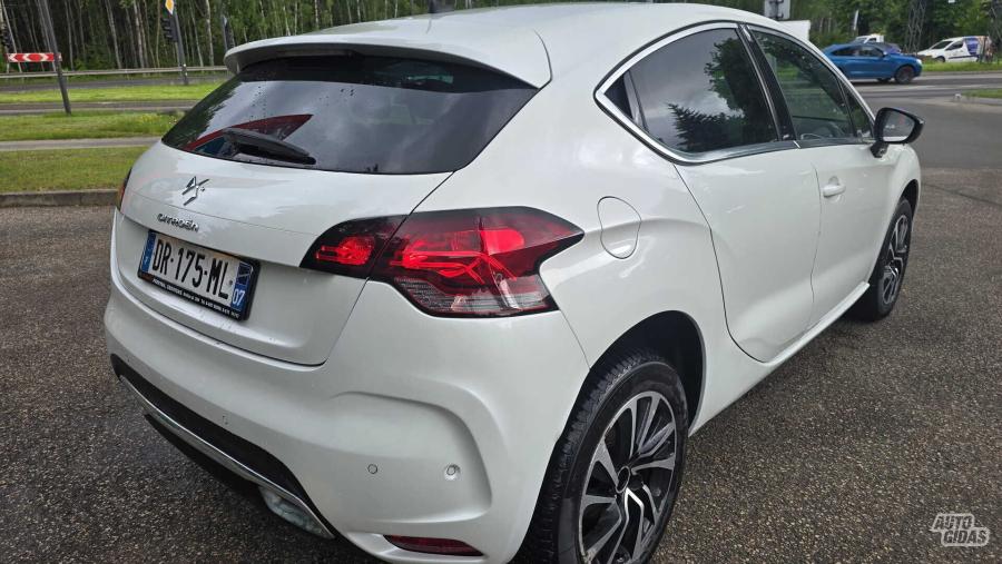White Citroen DS4 2015 in Kaunas, with an engine capacity of 2.00 L and mileage of 176 thousand km for 6200 €, photo 7 on AUTOMOTO.COM.LV