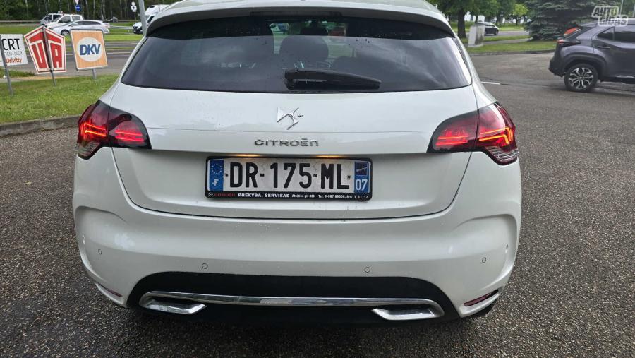 White Citroen DS4 2015 in Kaunas, with an engine capacity of 2.00 L and mileage of 176 thousand km for 6200 €, photo 8 on AUTOMOTO.COM.LV