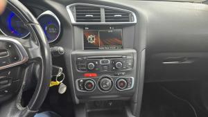 White Citroen DS4 2015 in Kaunas, with an engine capacity of 2.00 L and mileage of 176 thousand km for 6200 €, photo 21 on AUTOMOTO.COM.LV