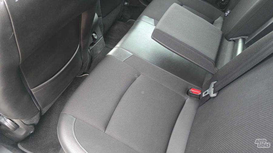 White Citroen DS4 2015 in Kaunas, with an engine capacity of 2.00 L and mileage of 176 thousand km for 6200 €, photo 23 on AUTOMOTO.COM.LV