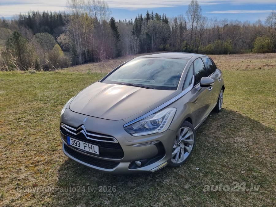 Beige Citroen DS5 2012 in Voru, with an engine capacity of 2.00 L and mileage of 293 thousand km for 6450 €, photo 1 on AUTOMOTO.COM.LV