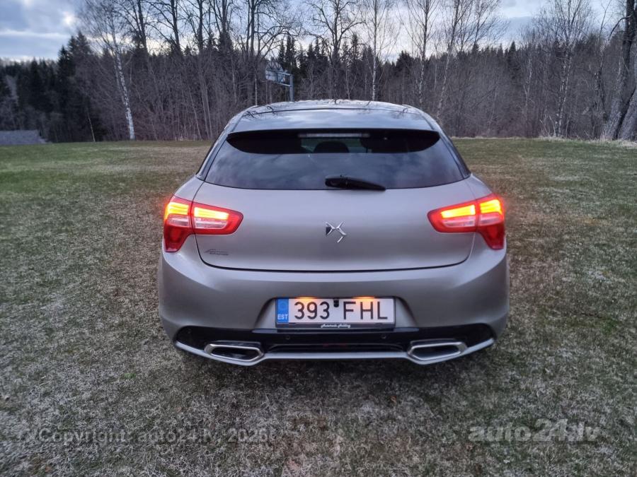 Beige Citroen DS5 2012 in Voru, with an engine capacity of 2.00 L and mileage of 293 thousand km for 6450 €, photo 6 on AUTOMOTO.COM.LV