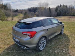 Beige Citroen DS5 2012 in Voru, with an engine capacity of 2.00 L and mileage of 293 thousand km for 6450 €, photo 7 on AUTOMOTO.COM.LV