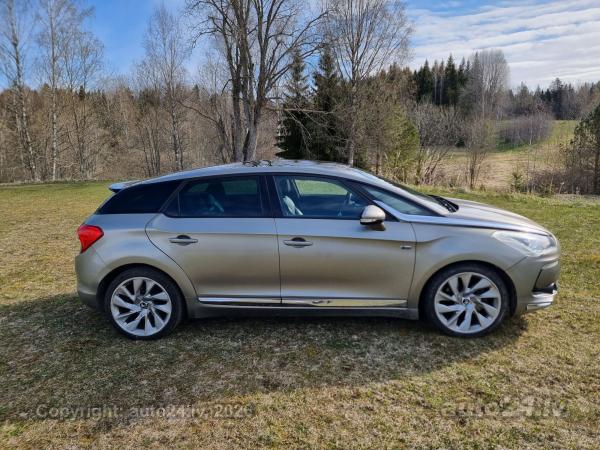 Smilšu krāsa Citroen DS5 2012 Veru, ar dzinēja tilpumu 2.00 L un nobraukumu 293 tūkst. km par 6450 €, foto 7 vietnē AUTOMOTO.COM.LV