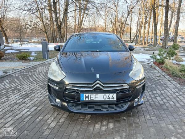 Melns Citroen DS5 2012 Klaipėda, ar dzinēja tilpumu 2.00 L un nobraukumu 315 tūkst. km par 4100 €, foto 5 vietnē AUTOMOTO.COM.LV