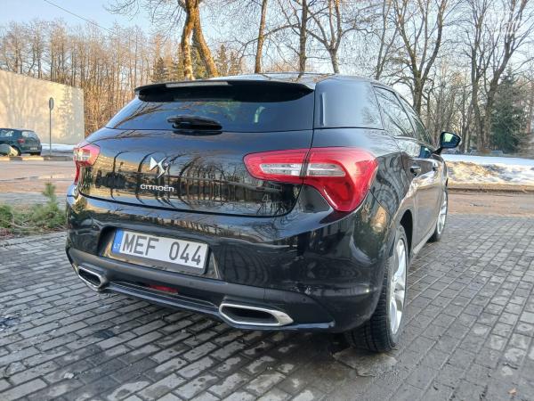 Melns Citroen DS5 2012 Klaipėda, ar dzinēja tilpumu 2.00 L un nobraukumu 315 tūkst. km par 4100 €, foto 8 vietnē AUTOMOTO.COM.LV