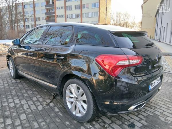 Melns Citroen DS5 2012 Klaipėda, ar dzinēja tilpumu 2.00 L un nobraukumu 315 tūkst. km par 4100 €, foto 9 vietnē AUTOMOTO.COM.LV