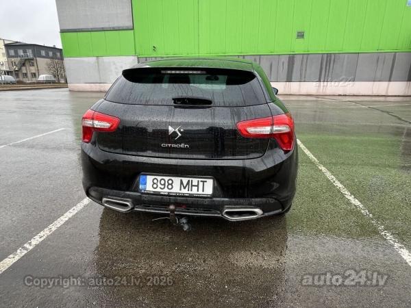 Melns Citroen DS5 2012 Tallina, ar dzinēja tilpumu 2.00 L un nobraukumu 273 tūkst. km par 2900 €, foto 4 vietnē AUTOMOTO.COM.LV