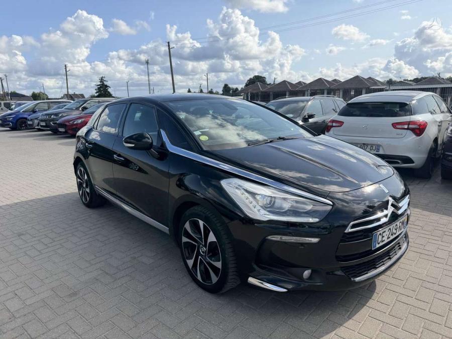 Melns Citroen DS5 2012 Tauragė, ar dzinēja tilpumu 2.00 L un nobraukumu 275 tūkst. km par 5200 €, foto 6 vietnē AUTOMOTO.COM.LV