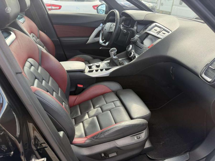 Melns Citroen DS5 2012 Tauragė, ar dzinēja tilpumu 2.00 L un nobraukumu 275 tūkst. km par 5200 €, foto 20 vietnē AUTOMOTO.COM.LV