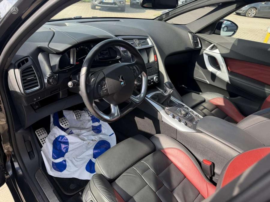 Melns Citroen DS5 2012 Tauragė, ar dzinēja tilpumu 2.00 L un nobraukumu 275 tūkst. km par 5200 €, foto 22 vietnē AUTOMOTO.COM.LV