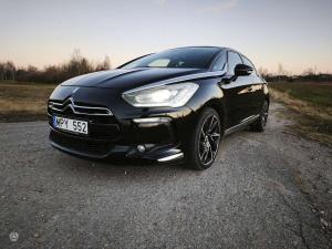 Melns Citroen DS5 2013 Šauļi, ar dzinēja tilpumu 2.00 L un nobraukumu 260 tūkst. km par 5900 €, foto  vietnē AUTOMOTO.COM.LV