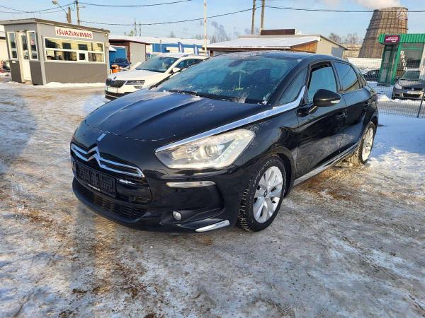 Black Citroen DS5 2013 in Kaunas, with an engine capacity of 1.60 L and mileage of 145 thousand km for 5200 €, photo 1 on AUTOMOTO.COM.LV