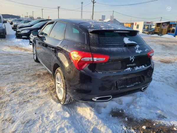 Black Citroen DS5 2013 in Kaunas, with an engine capacity of 1.60 L and mileage of 145 thousand km for 5200 €, photo 4 on AUTOMOTO.COM.LV