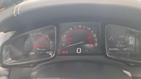 Black Citroen DS5 2013 in Taurage, with an engine capacity of 2.00 L and mileage of 262 thousand km for 4900 €, photo 6 on AUTOMOTO.COM.LV