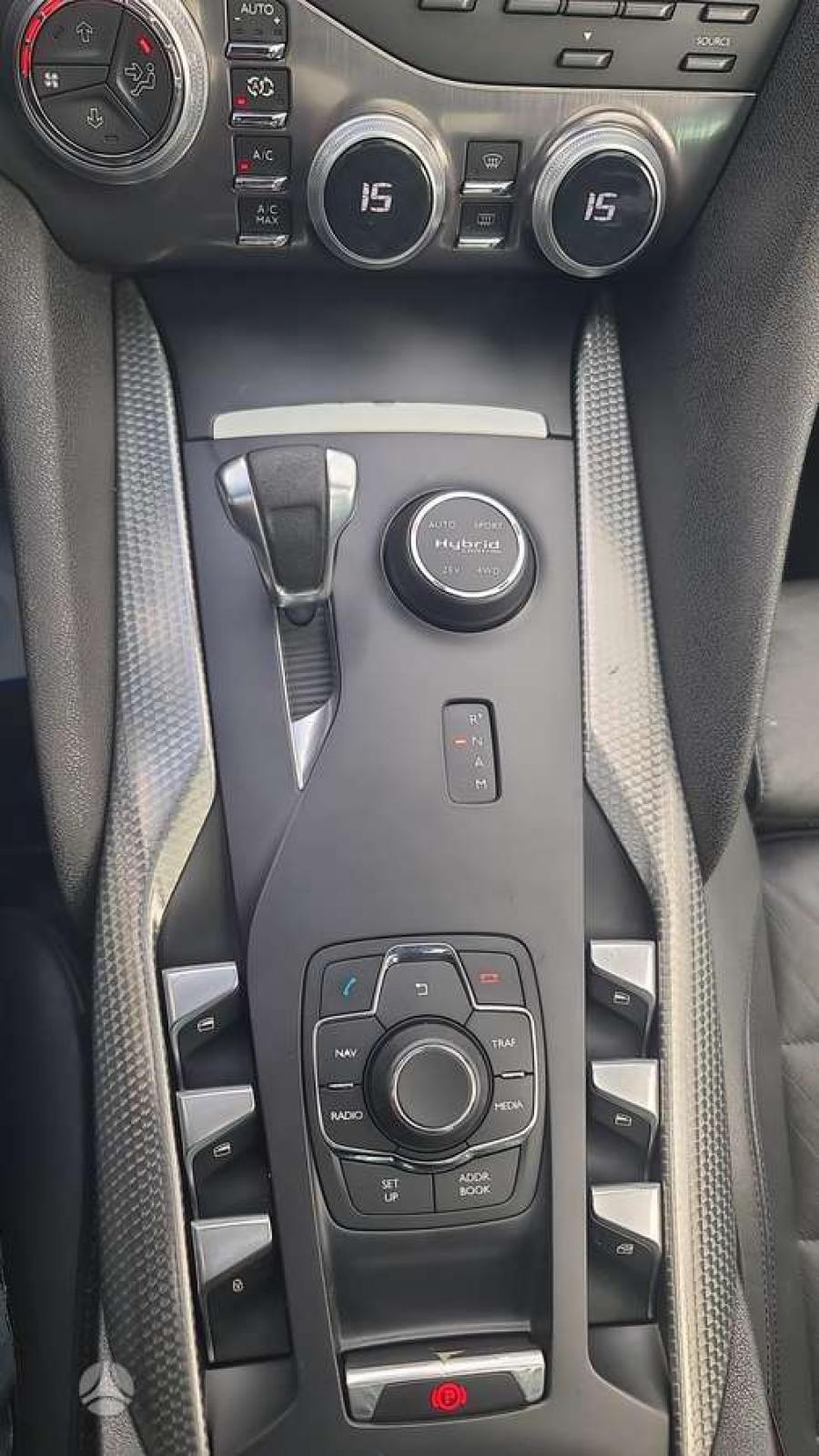 Melns Citroen DS5 2013 Tauragė, ar dzinēja tilpumu 2.00 L un nobraukumu 262 tūkst. km par 4900 €, foto 7 vietnē AUTOMOTO.COM.LV