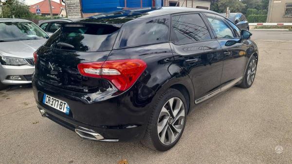 Black Citroen DS5 2013 in Taurage, with an engine capacity of 2.00 L and mileage of 262 thousand km for 4900 €, photo 10 on AUTOMOTO.COM.LV