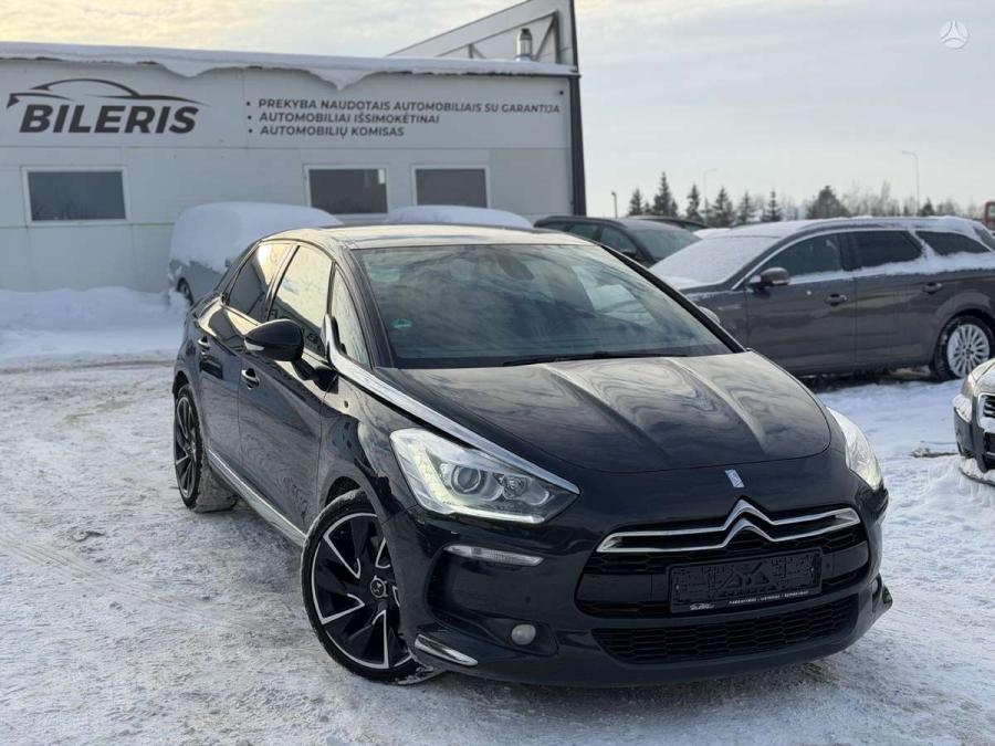 Melns Citroen DS5 2014 Utena, ar dzinēja tilpumu 2.00 L un nobraukumu 240 tūkst. km par 5990 €, foto 1 vietnē AUTOMOTO.COM.LV