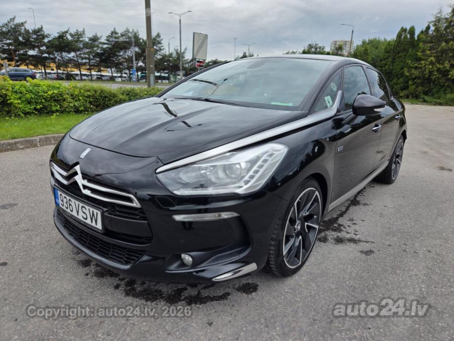 Melns Citroen DS5 2014 Tallina, ar dzinēja tilpumu 2.00 L un nobraukumu 266 tūkst. km par 7400 €, foto 1 vietnē AUTOMOTO.COM.LV