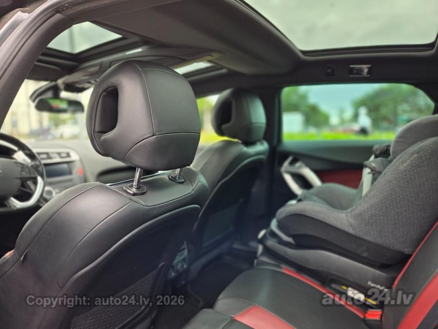 Melns Citroen DS5 2014 Tallina, ar dzinēja tilpumu 2.00 L un nobraukumu 266 tūkst. km par 7400 €, foto 5 vietnē AUTOMOTO.COM.LV