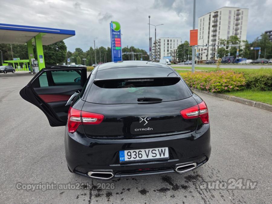 Melns Citroen DS5 2014 Tallina, ar dzinēja tilpumu 2.00 L un nobraukumu 266 tūkst. km par 7400 €, foto 12 vietnē AUTOMOTO.COM.LV