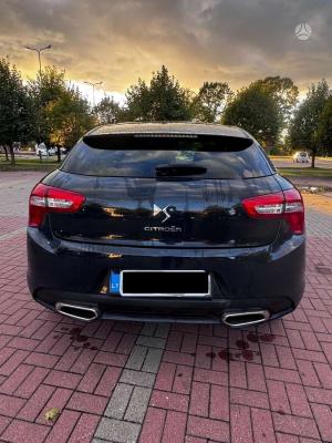 Black Citroen DS5 2014 in Marijampole, with an engine capacity of 1.56 L and mileage of 228 thousand km for 5500 €, photo 3 on AUTOMOTO.COM.LV