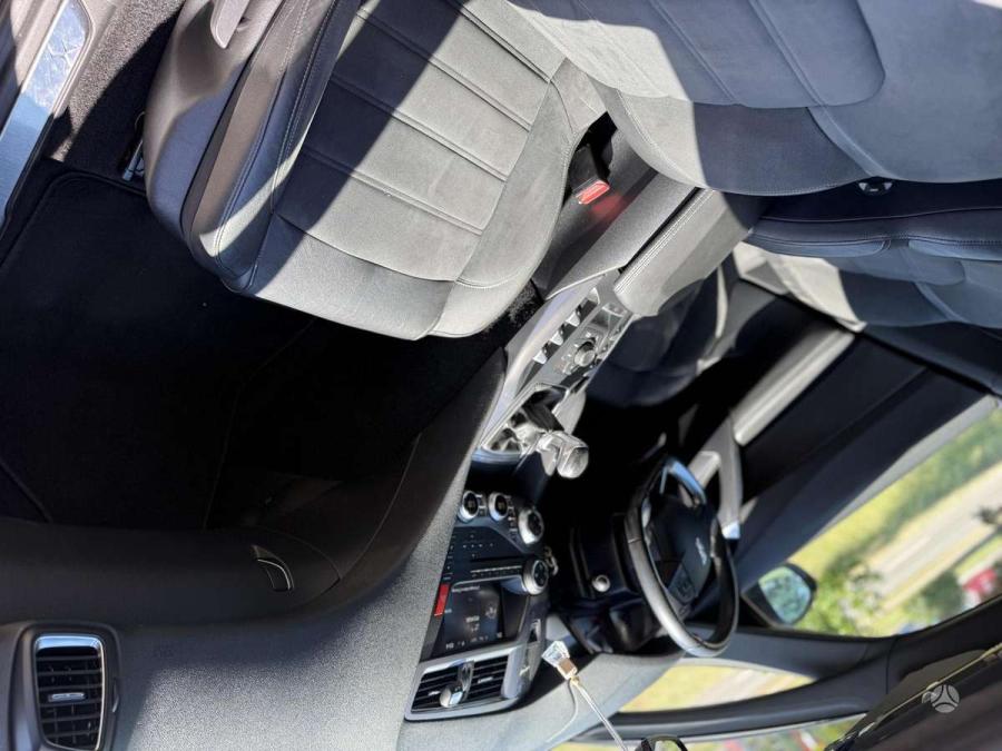 Black Citroen DS5 2015 in Taurage, with an engine capacity of 2.00 L and mileage of 245 thousand km for 5300 €, photo 12 on AUTOMOTO.COM.LV