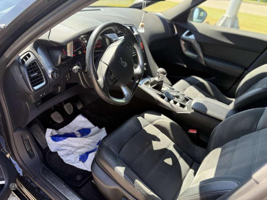 Black Citroen DS5 2015 in Taurage, with an engine capacity of 2.00 L and mileage of 245 thousand km for 5300 €, photo 13 on AUTOMOTO.COM.LV