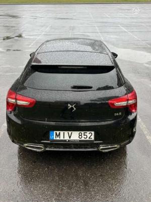 Melns Citroen DS5 2015 Viļņa, ar dzinēja tilpumu 2.00 L un nobraukumu 256 tūkst. km par 8400 €, foto  vietnē AUTOMOTO.COM.LV