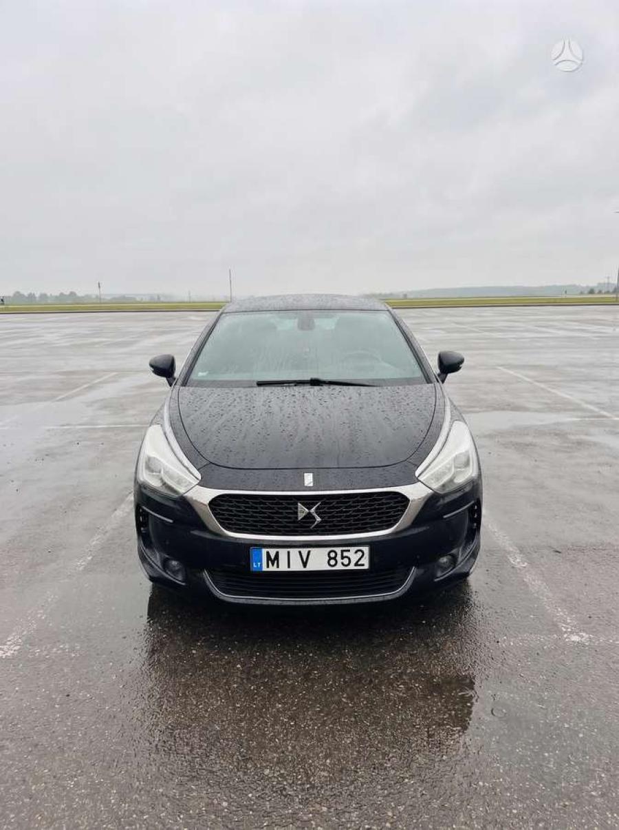 Melns Citroen DS5 2015 Viļņa, ar dzinēja tilpumu 2.00 L un nobraukumu 256 tūkst. km par 8400 €, foto 4 vietnē AUTOMOTO.COM.LV