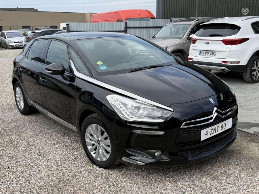 Melns Citroen DS5 2015 Kauņa, ar dzinēja tilpumu 1.56 L un nobraukumu 279 tūkst. km par 4900 €, foto 1 vietnē AUTOMOTO.COM.LV