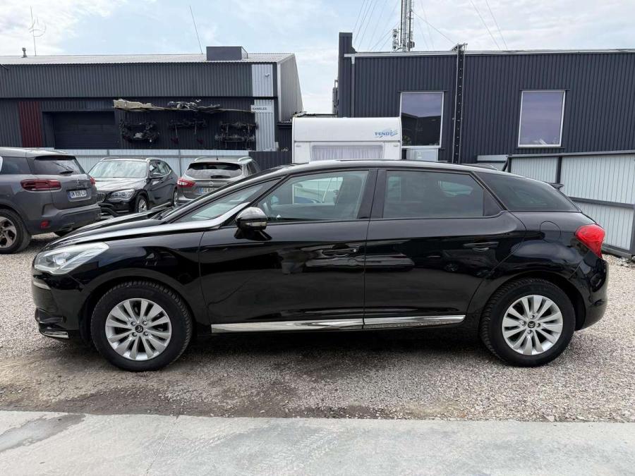 Melns Citroen DS5 2015 Kauņa, ar dzinēja tilpumu 1.56 L un nobraukumu 279 tūkst. km par 4900 €, foto 6 vietnē AUTOMOTO.COM.LV