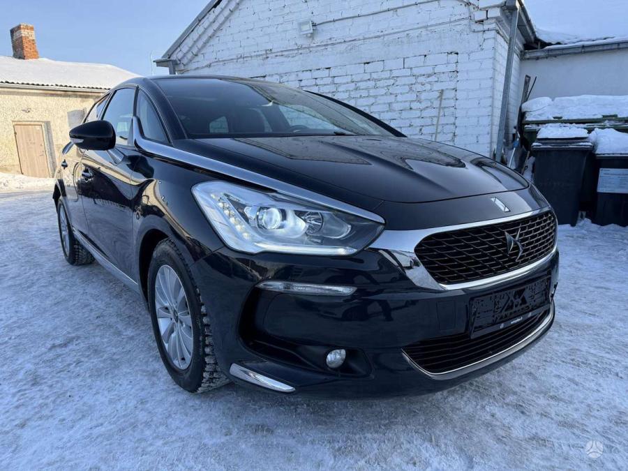 Melns Citroen DS5 2016 Šauļi, ar dzinēja tilpumu 1.56 L un nobraukumu 233 tūkst. km par 6500 €, foto 1 vietnē AUTOMOTO.COM.LV