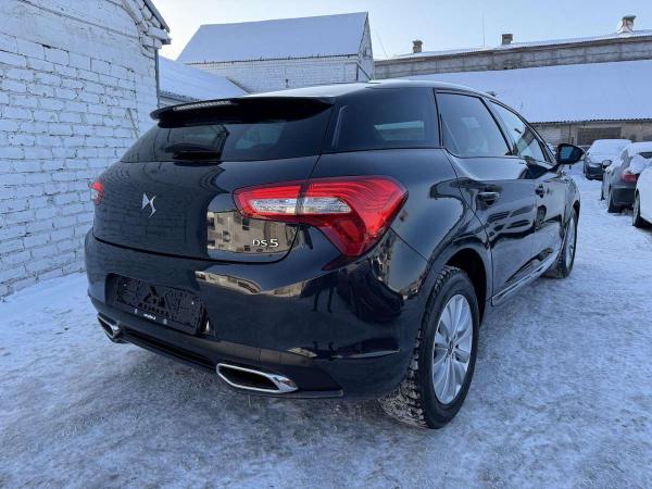 Melns Citroen DS5 2016 Šauļi, ar dzinēja tilpumu 1.56 L un nobraukumu 233 tūkst. km par 6500 €, foto 4 vietnē AUTOMOTO.COM.LV