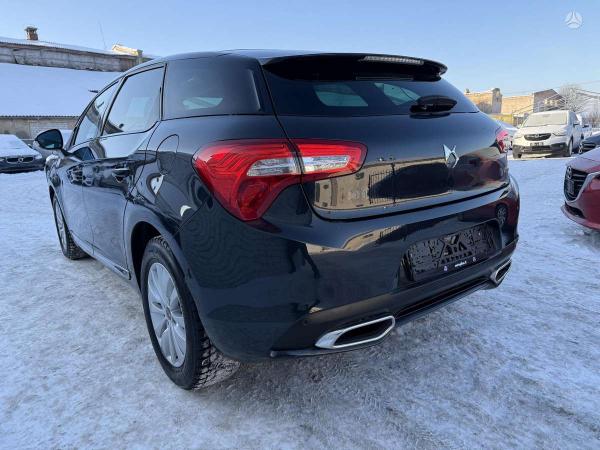 Melns Citroen DS5 2016 Šauļi, ar dzinēja tilpumu 1.56 L un nobraukumu 233 tūkst. km par 6500 €, foto 7 vietnē AUTOMOTO.COM.LV