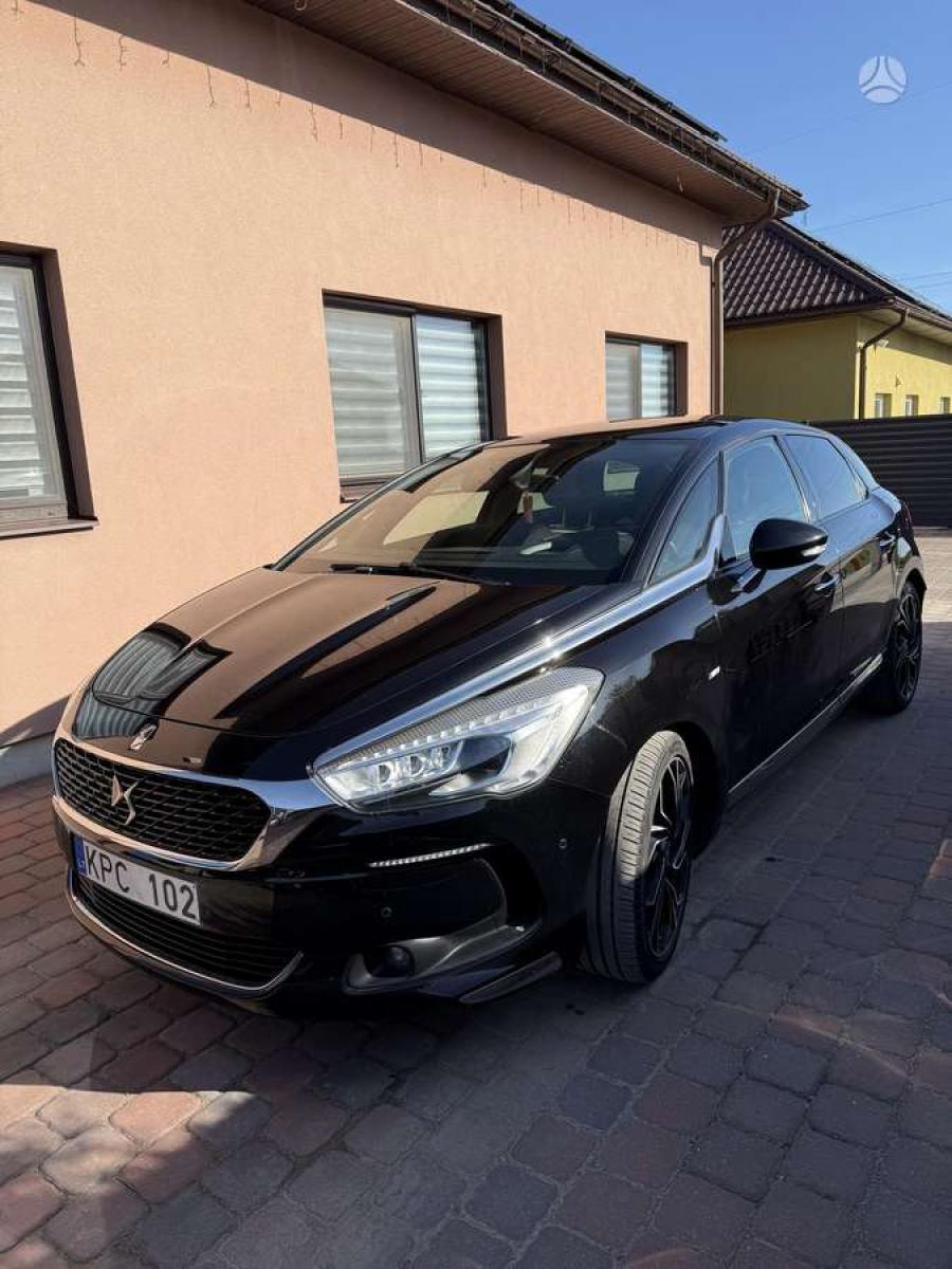 Melns Citroen DS5 2016 Kauņa, ar dzinēja tilpumu 2.00 L un nobraukumu 197 tūkst. km par 8200 €, foto 1 vietnē AUTOMOTO.COM.LV