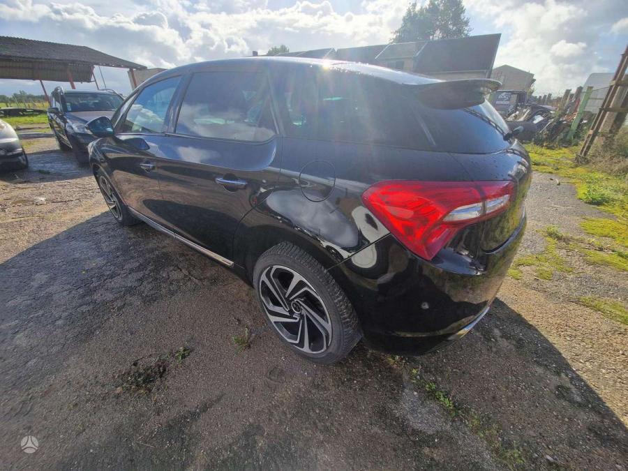Melns Citroen DS5 2016 Tauragė, ar dzinēja tilpumu 2.00 L un nobraukumu 212 tūkst. km par 5650 €, foto 4 vietnē AUTOMOTO.COM.LV