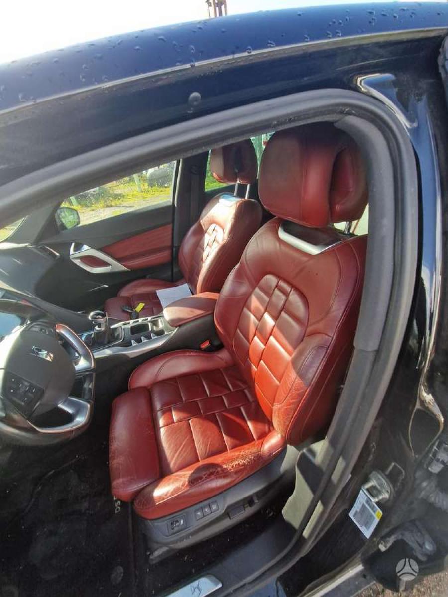 Melns Citroen DS5 2016 Tauragė, ar dzinēja tilpumu 2.00 L un nobraukumu 212 tūkst. km par 5650 €, foto 8 vietnē AUTOMOTO.COM.LV