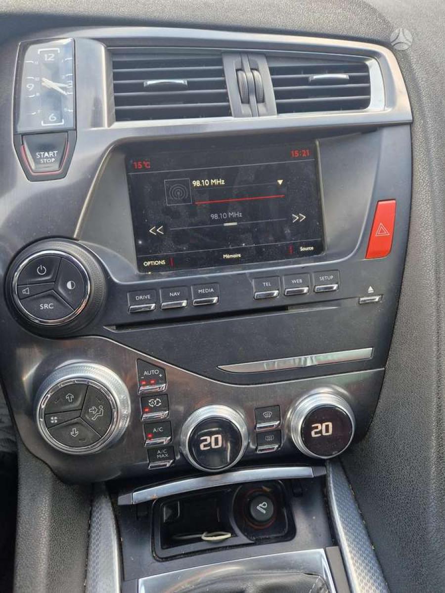 Melns Citroen DS5 2016 Tauragė, ar dzinēja tilpumu 2.00 L un nobraukumu 212 tūkst. km par 5650 €, foto 10 vietnē AUTOMOTO.COM.LV