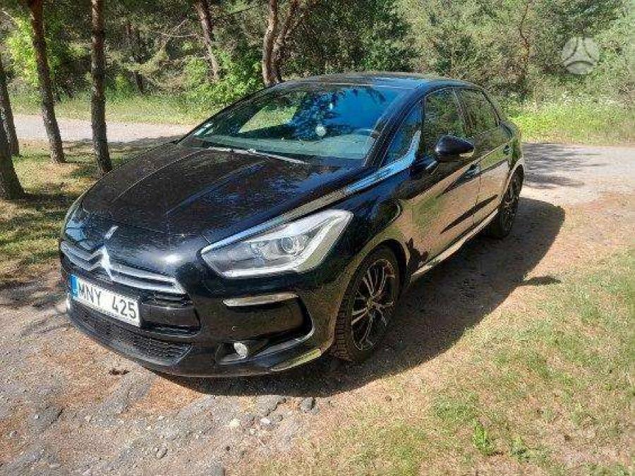 Melns Citroen DS5 2012 Raseiniai, ar dzinēja tilpumu 2.00 L un nobraukumu 216 tūkst. km par 6200 €, foto 4 vietnē AUTOMOTO.COM.LV