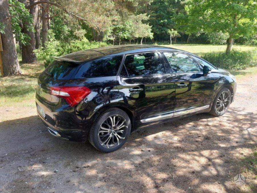 Melns Citroen DS5 2012 Raseiniai, ar dzinēja tilpumu 2.00 L un nobraukumu 216 tūkst. km par 6200 €, foto 5 vietnē AUTOMOTO.COM.LV