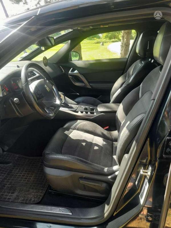 Black Citroen DS5 2012 in Raseiniai, with an engine capacity of 2.00 L and mileage of 216 thousand km for 6200 €, photo 6 on AUTOMOTO.COM.LV